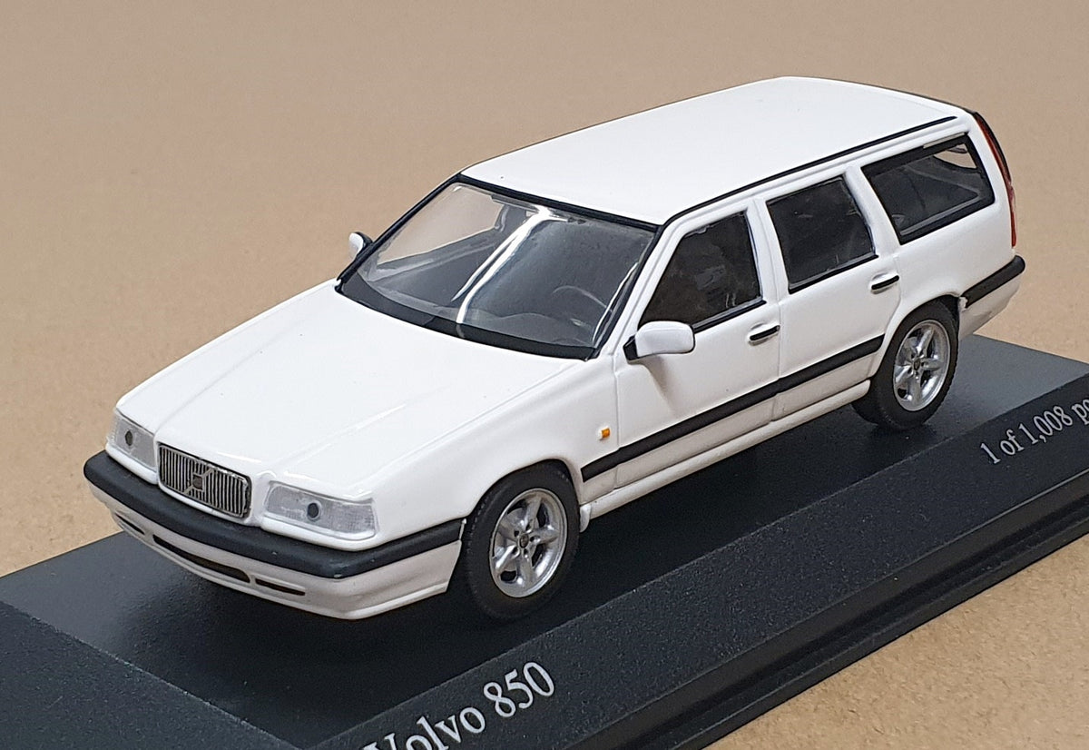 Minichamps 1/43 Scale 430 171412 - 1996 Volvo 850 Break - White — R.M ...