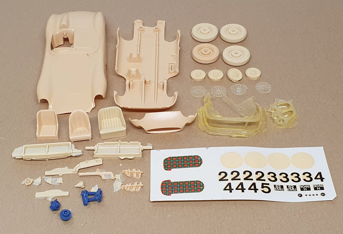 Unknown Brand 1/24 Scale Unbuilt Kit UNN124 - Aston Martin DBR 1 — R.M ...