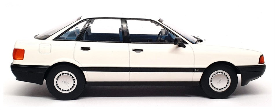Triple9 1/18 Scale Diecast T9-1800340 - 1980 Audi 80 B3 - Alpine White — R.M.Toys Ltd