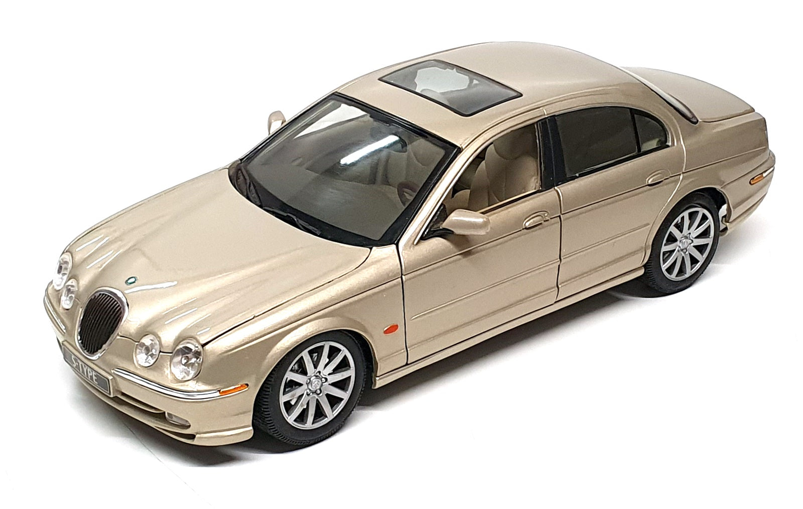 Maisto 1/18 Scale Diecast 31865 - 1999 Jaguar S-Type - Pale Gold — R.M ...