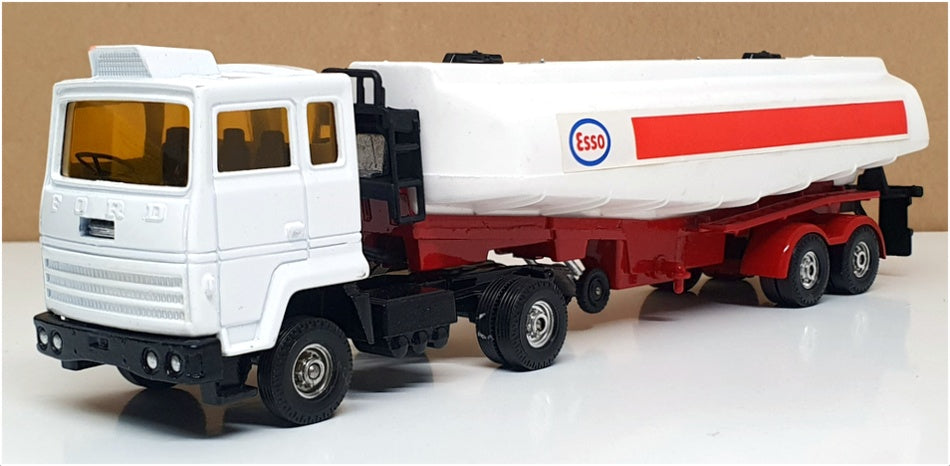 Corgi 26cm Long Diecast 1157 - Petrol Tanker With Ford Tilt Cab (Esso ...
