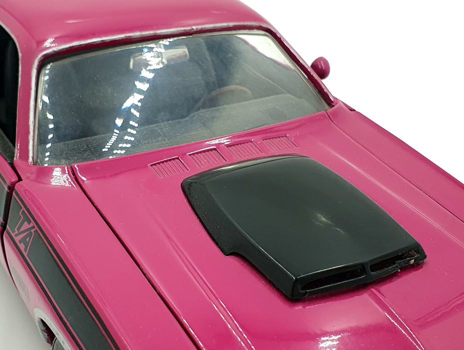 Ertl 1/18 Scale Diecast 14126Z - 1970 Dodge Challenger T/A - Pink/Black ...