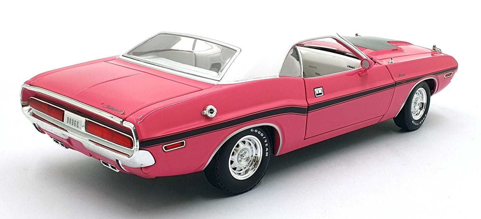 Greenlight 1/18 Scale Diecast 13699 - 1970 Dodge Challenger R/T 440 Six Pack — R.M.Toys Ltd