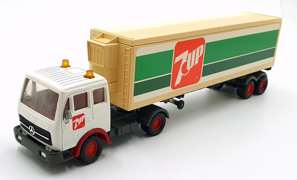Matchbox Appx 27cm Long K-124 - Mercedes Benz Fridge Truck (7UP) White ...