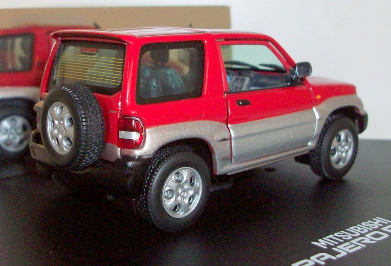 Vitesse 1/43 Scale - P2 Mitsubishi Pajero / Shogun Pinin Red / silver ...