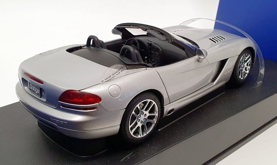Autoart 1/18 Scale Model Car 71703 - Dodge Viper SRT-10 - Silver — R.M ...