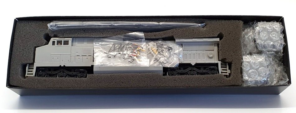 Bachmann HO Scale 86001 - GE DASH 8-40CW Wide Cab Diesel Loco ...