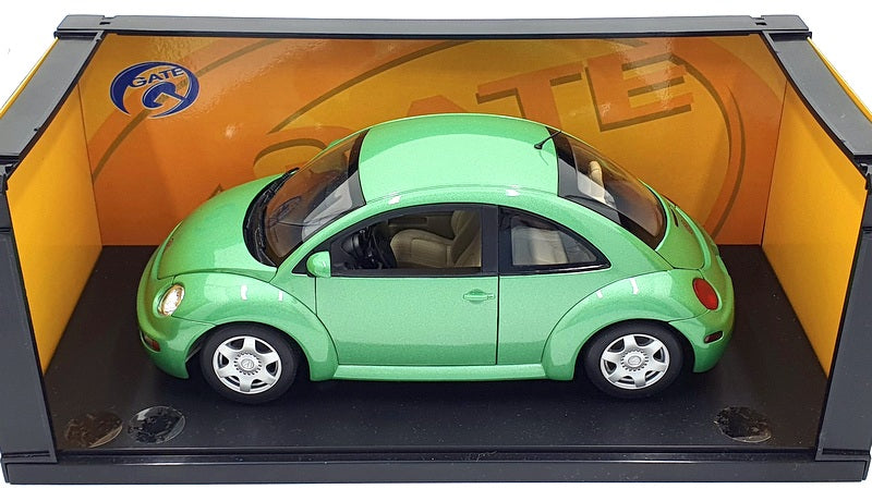 Gate 1/18 Scale Diecast 01032 - VW New Beetle Coupe 1998 - Green — R.M ...