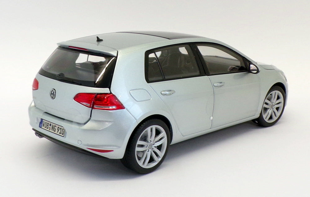 Norev 1/18 Scale Model Car 480820 - 2012 VW Golf VII 4-Dr - Silver — R ...
