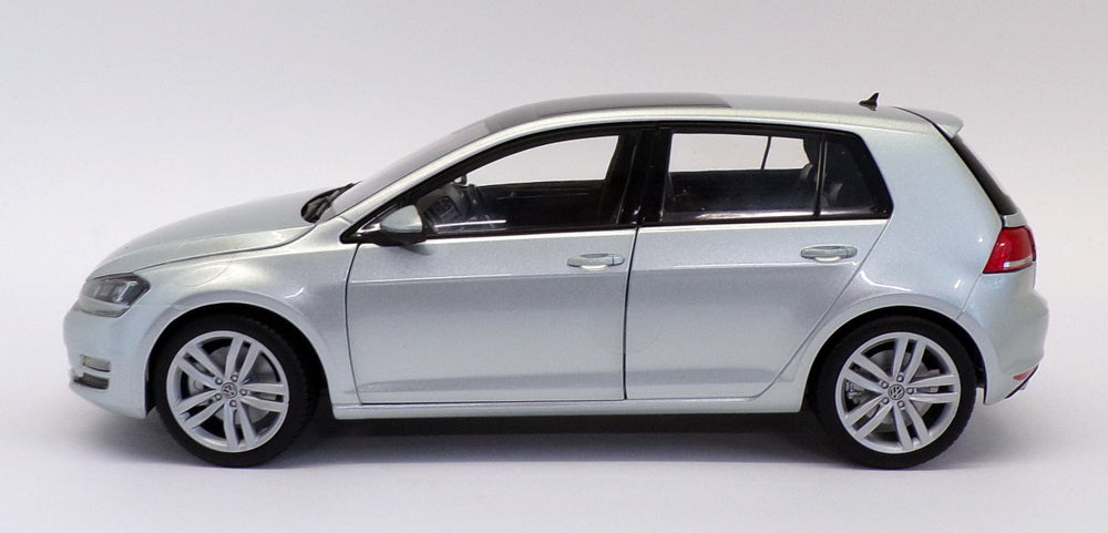 Norev 1/18 Scale Model Car 480820 - 2012 VW Golf VII 4-Dr - Silver — R ...