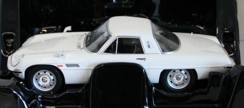 Triple 9 1/18 Scale Diecast T9-1800187 Mazda Cosmo Sport - White — R.M ...