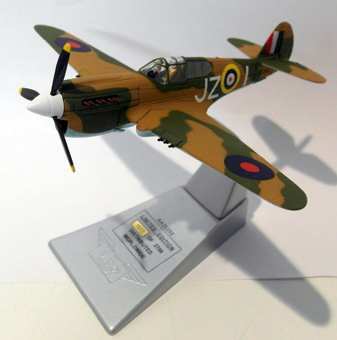 Corgi 1/72 Scale diecast AA35202 P40 Kittyhawk IA NZ3040 Johnnie Gibson ...