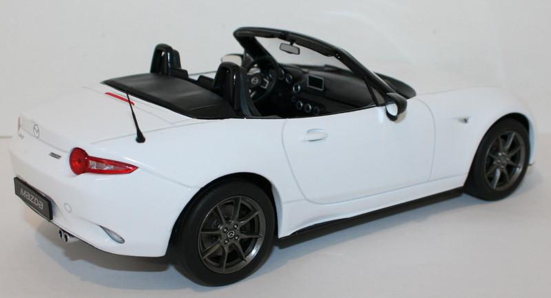 Triple 9 1/18 Scale Model - T9-1800194 - 2015 Mazda MX5 - White — R.M ...