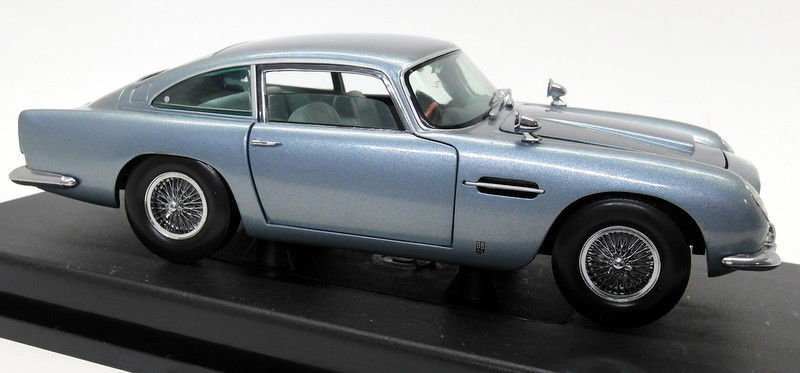 Sunstar 1/18 Scale - 1003 1963 Aston Martin DB5 Light Metallic Blue — R ...