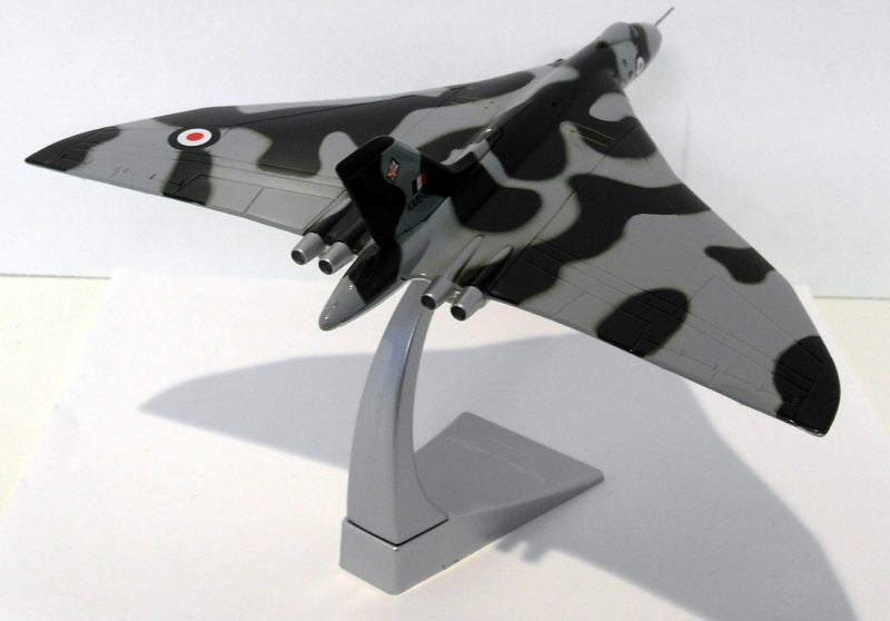 Corgi 1/144 Scale diecast AA31201 Avro Vulcan B.2 XM600 617 Dambusters ...